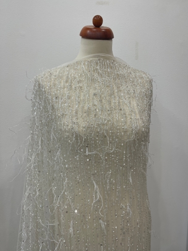 Maison de Luxe. Broderie cu franjuri din margele si fulgi