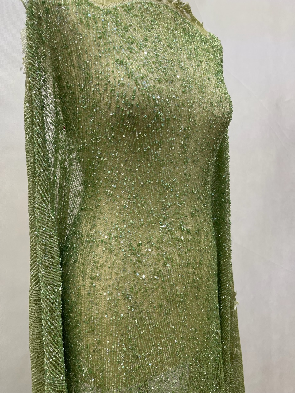 Maison de Luxe. Broderie tip dantela verde fistic